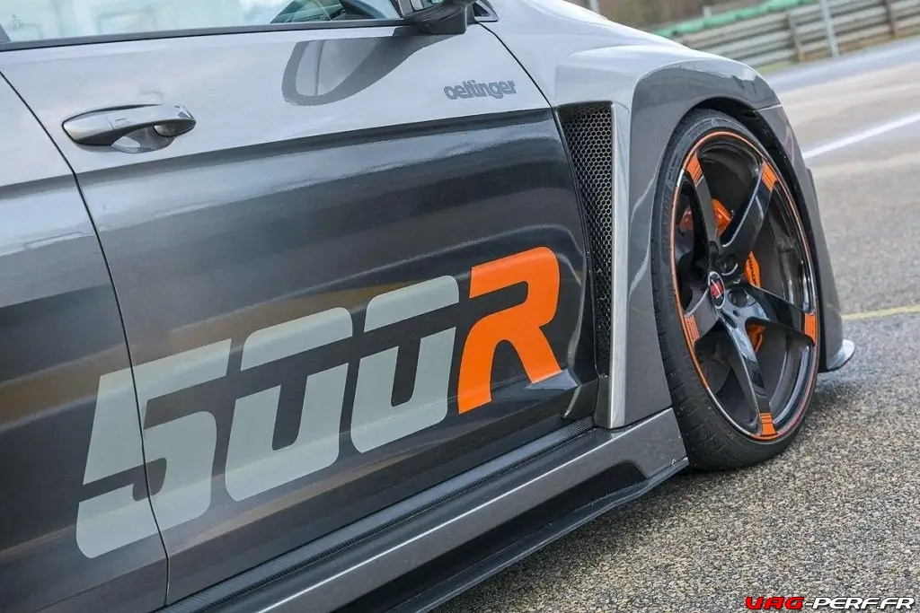 Oettinger présente son interprétation de la Golf 7R avec cette Golf ...