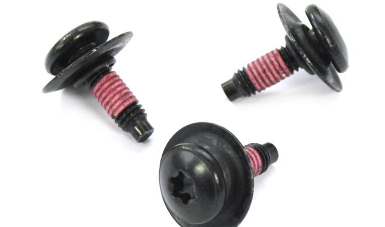 Comment démonter les Pare-Chocs sur VW GOLF 5 (1K) ? Tutoriel ...